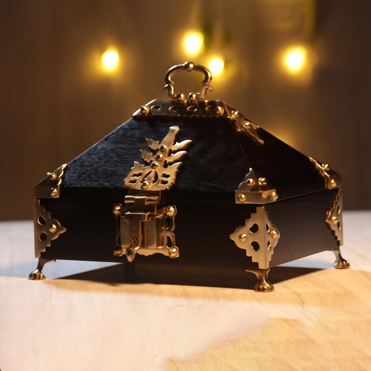 Hand Crafted Nettur Petti 10 x7 | Amadapetti | Ornament Box– CultureShoppe