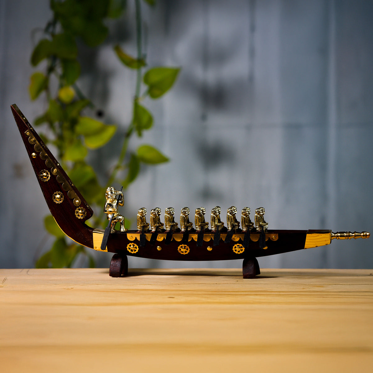 Kerala Chundan Vallam | Snake Boat with Brass Oarsmen– CultureShoppe